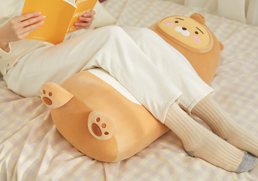 Kakao Friends: Soft Body Pillow Little Ryan 꿀잠친구_베어라이언 – KFRIENDSUSA